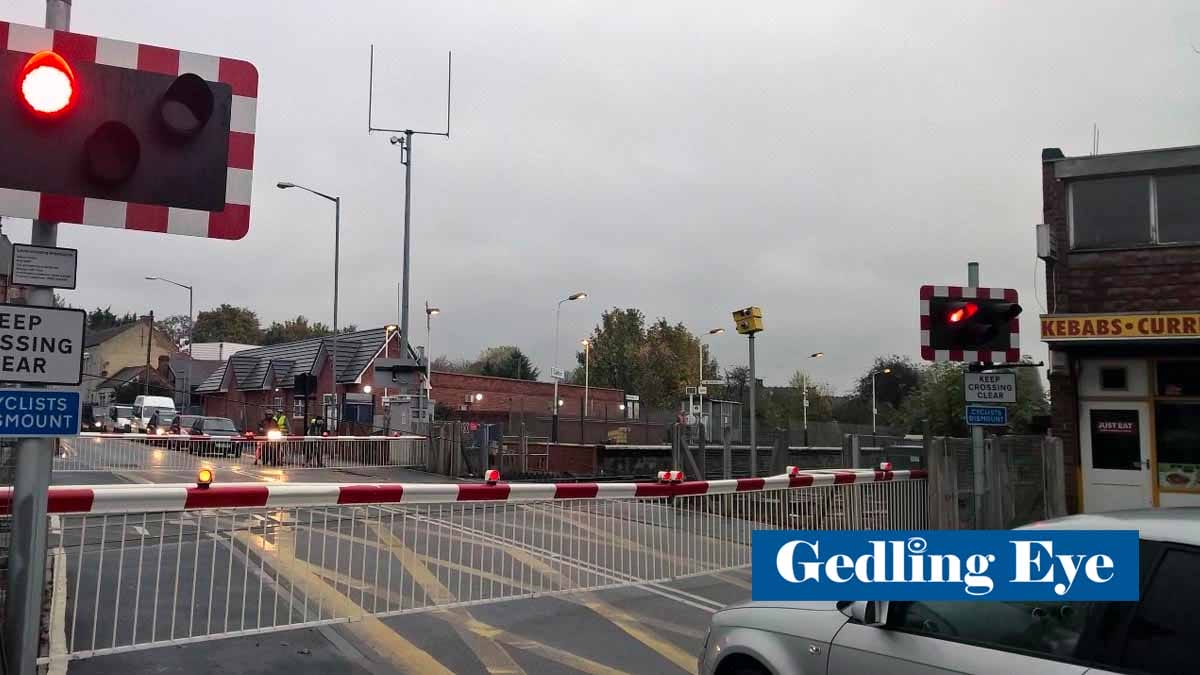 Network Rail to carry out weekend work on level crossing barriers ...