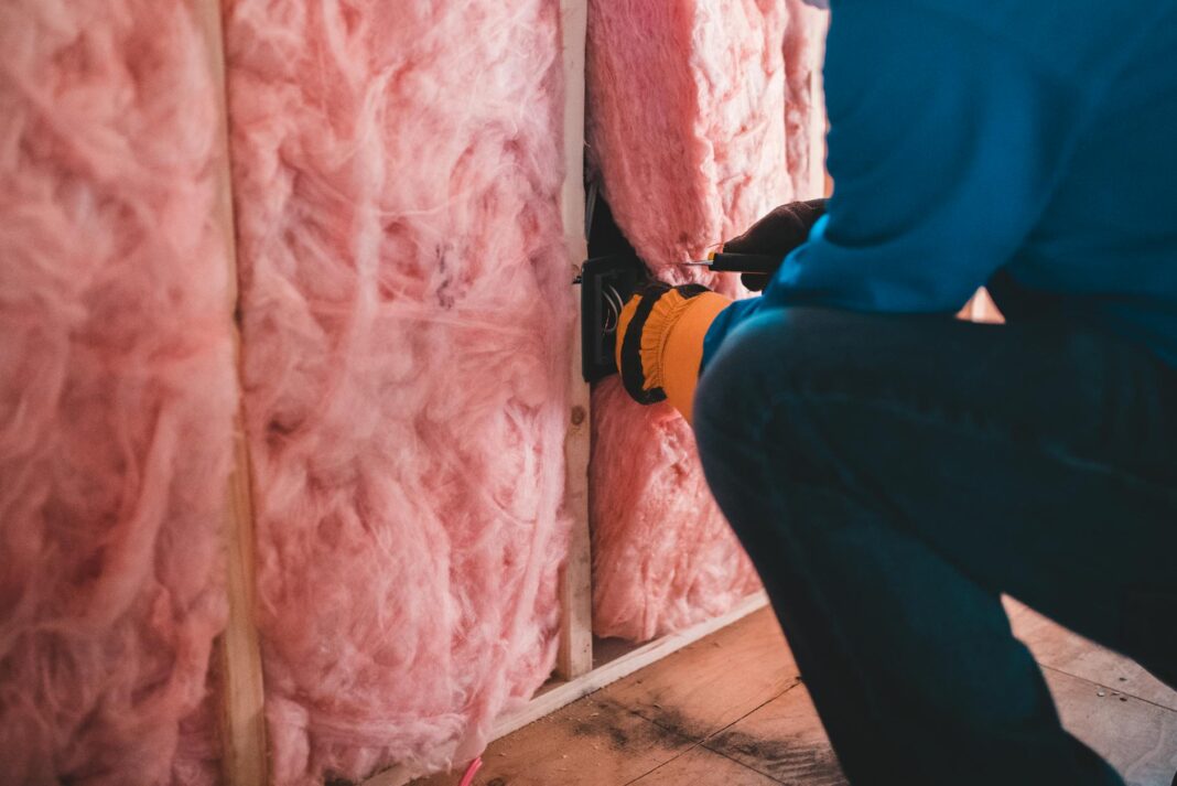 Guide to topping up lost loft insulation - Gedling Eye