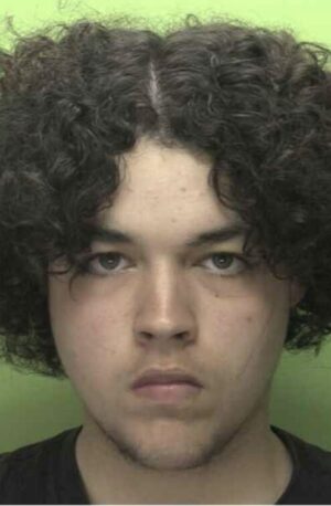 Knife‑wielding dealer locked up after brutal 1am Daybrook street attack ...